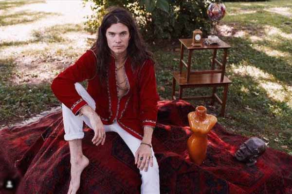 Matthew Mosshart Biography - Net Worth, Career, Engagement, Wiki ...