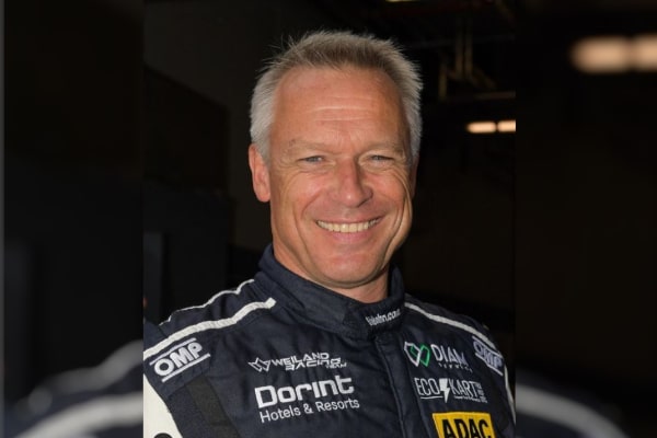 Jörg Viebahn Biography - Net Worth, Career, Family, Parents, Wife ...