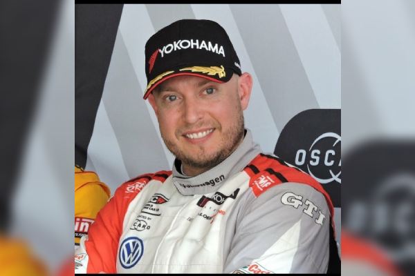 Robert Huff Biography - Net Worth, Career, Girlfriend | eBiographyPost