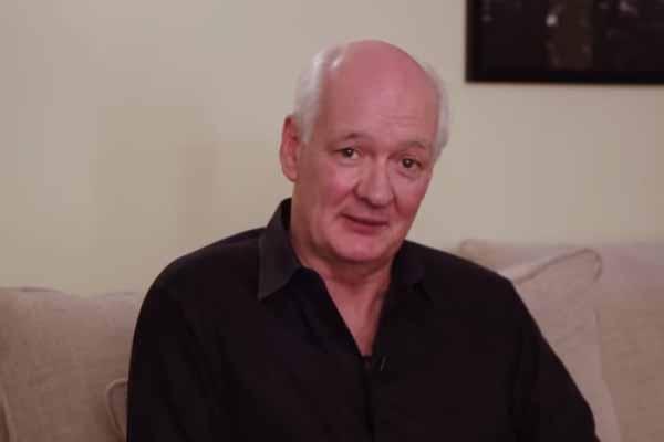 Colin Mochrie Biography - Net Worth, Career, Family, Wife, Children ...